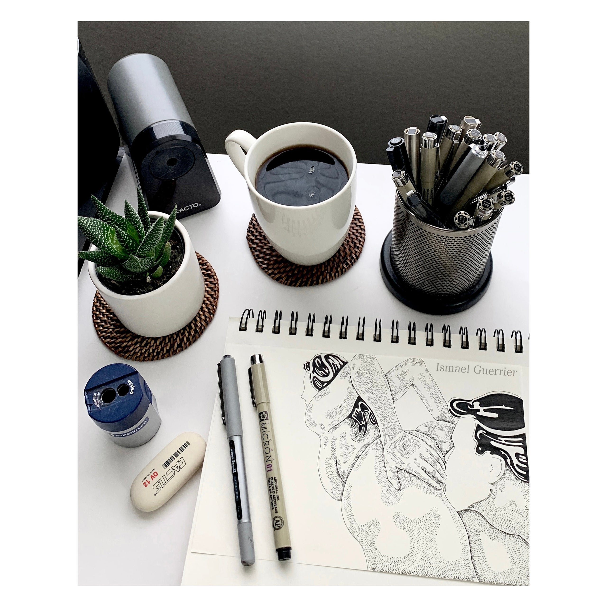 Behind Her #8 - Oceanic Version - Drawing Desk | Ismael Guerrier Art