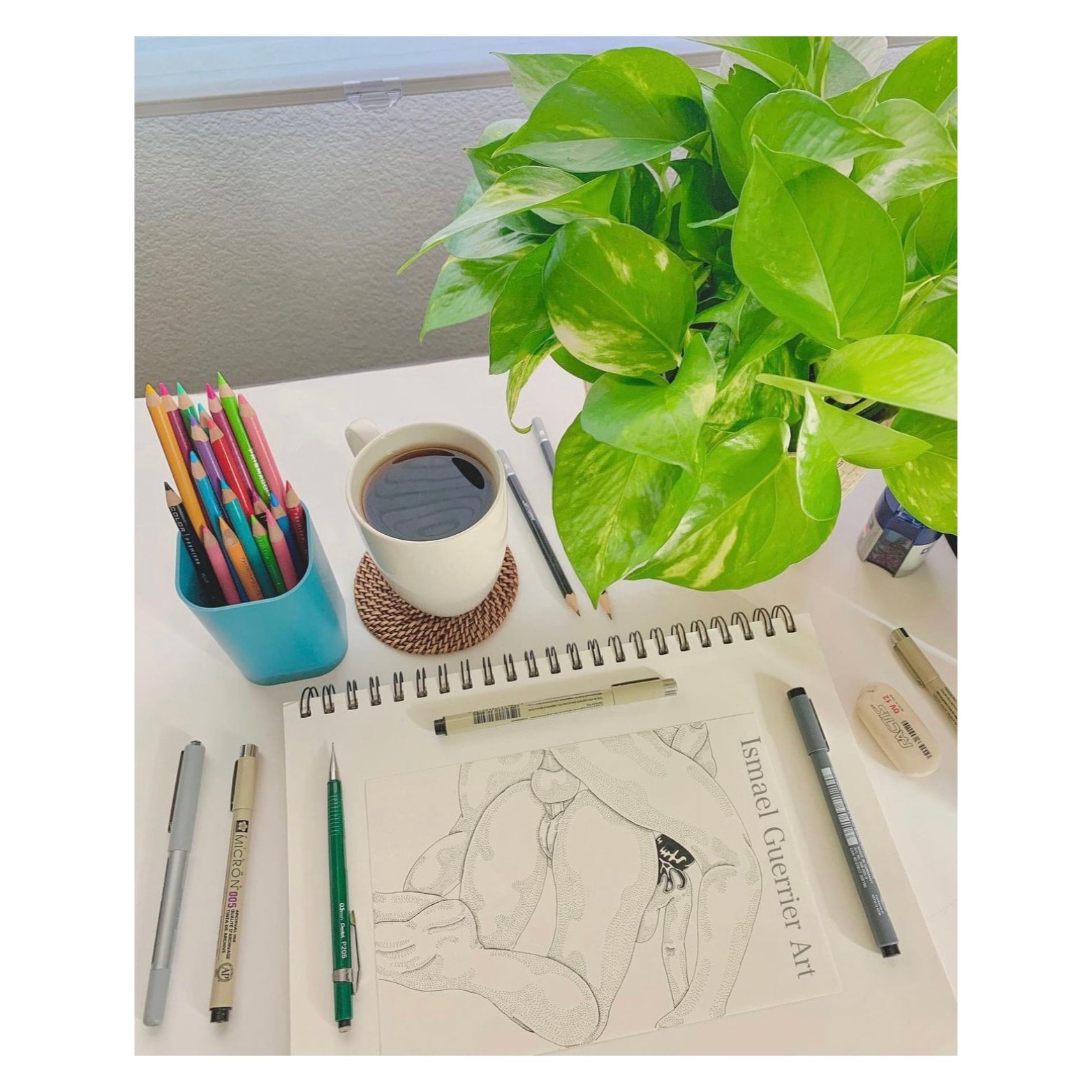 Behind Her #9 - Oceanic Version - Drawing Desk | Ismael Guerrier Art